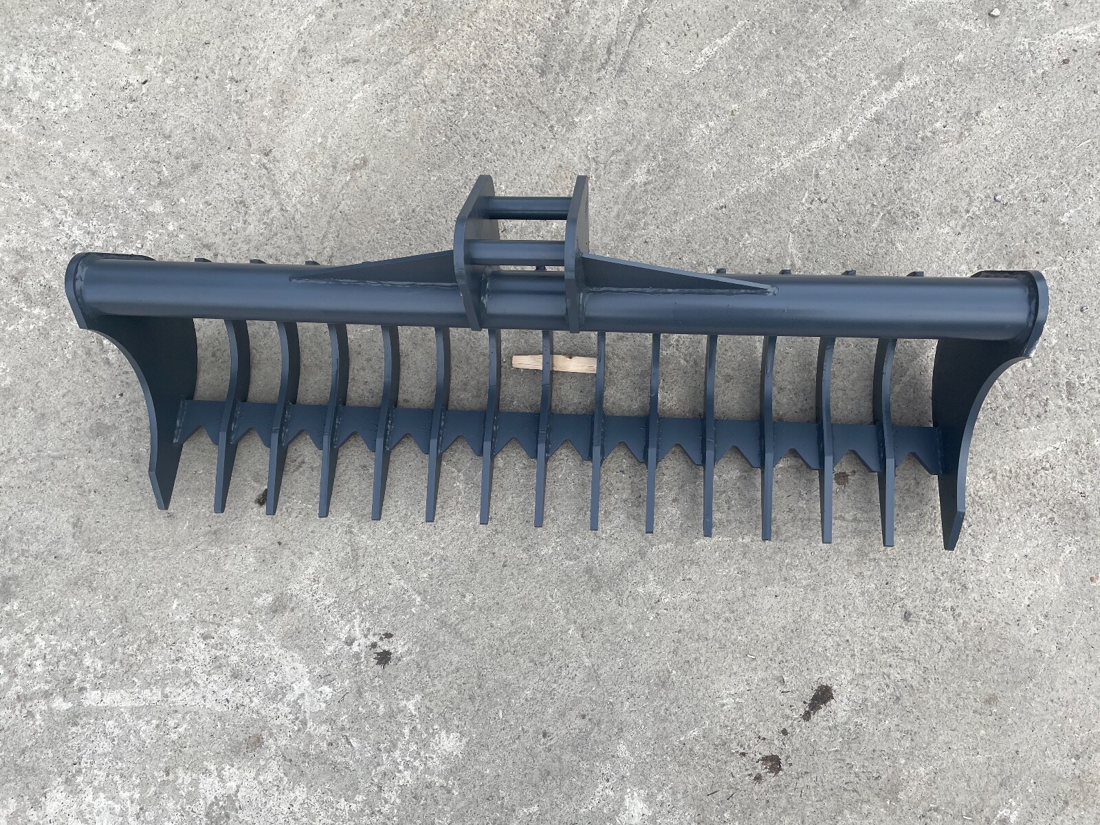 2-3 Ton Excavator Land Rake / Bucket Lawn Rake Stone Riddle - TAKEUCHI ...