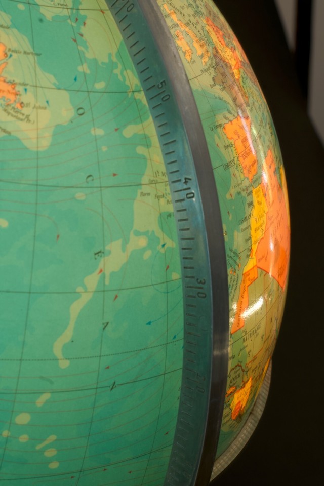 Large Vintage World Map Globe Earth Design Hercules Lux Inox Aluminum ...