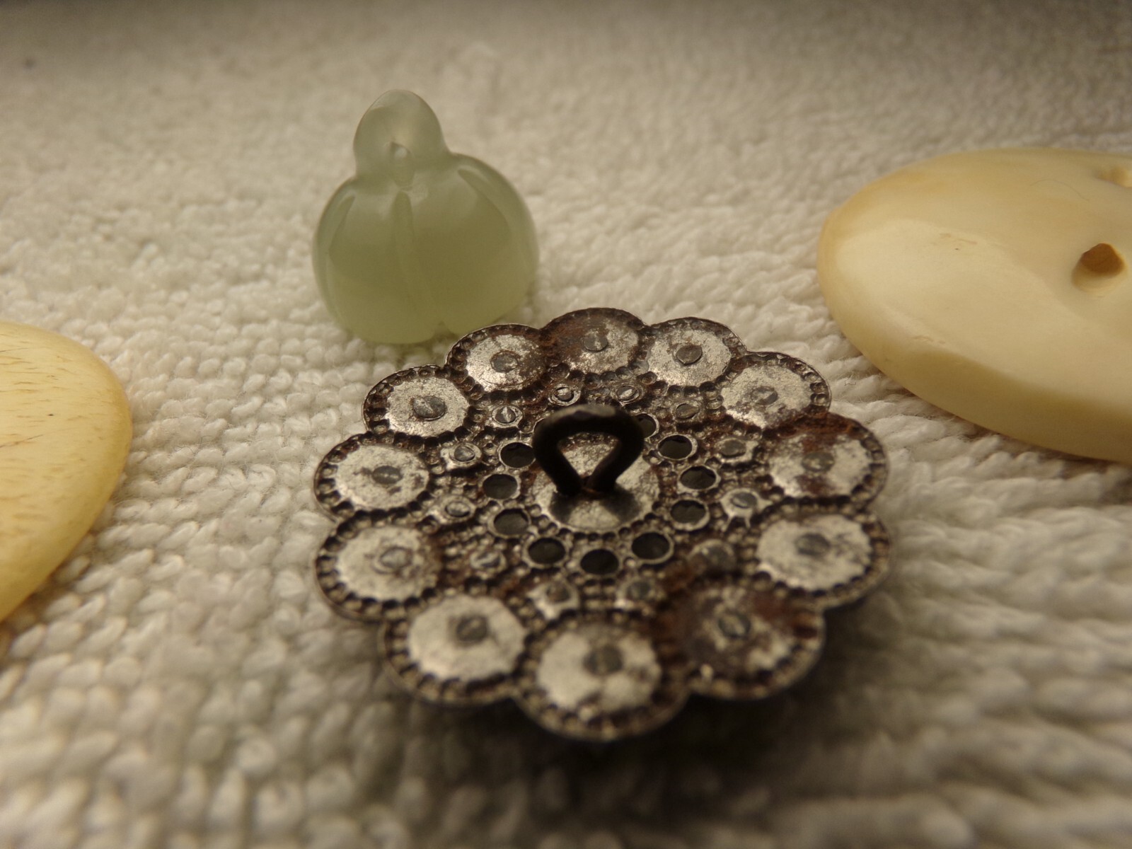 ANTIQUE 1800s STEEL RIVET HAND CARVED NATURAL QUARTZ STONE 4 BUTTON LOT ...