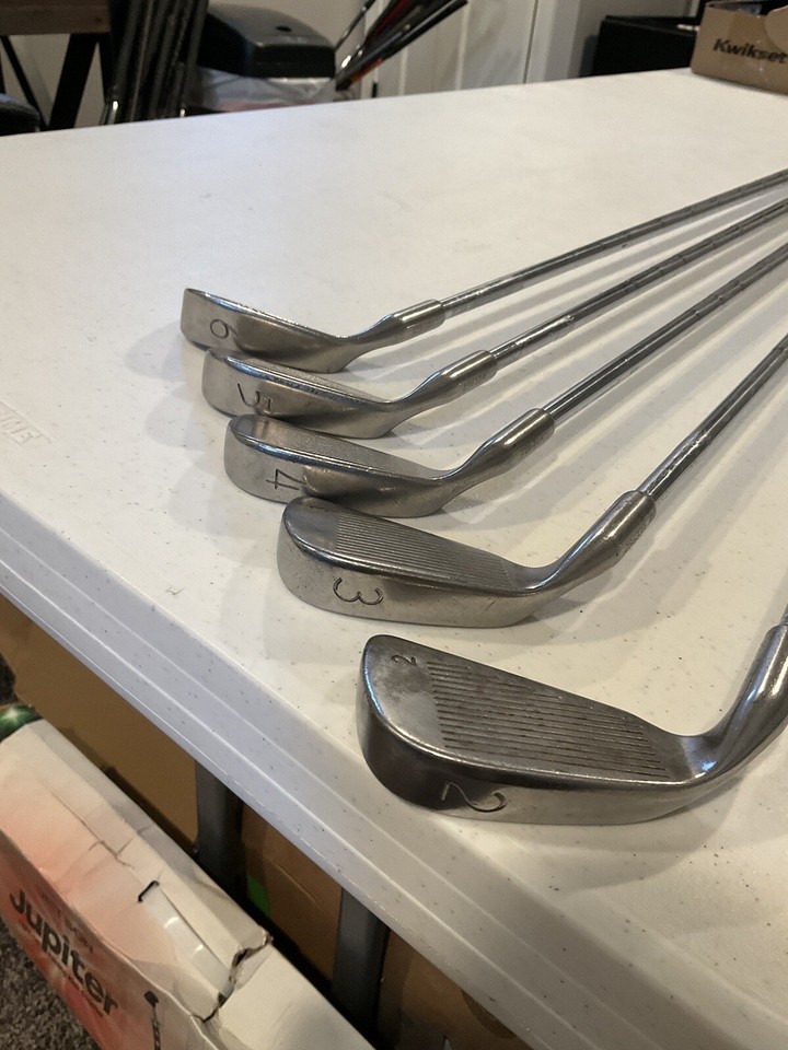 NICE PING EYE 2 Iron Set Red Dot 2-6 Steel RH 5 Clubs Total | eBay