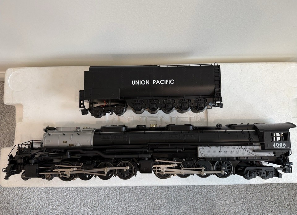 Lionel Classic Union Pacific Big Boy 4-8-8-4 Steam Locomotive & Tender #4006 | eBay
