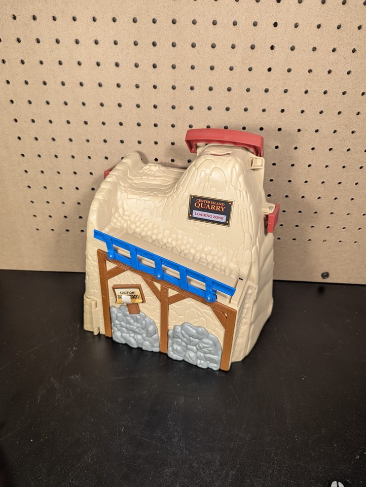 VTG Thomas & Friends Take Along CENTER ISLAND QUARRY Playset (2005 ...