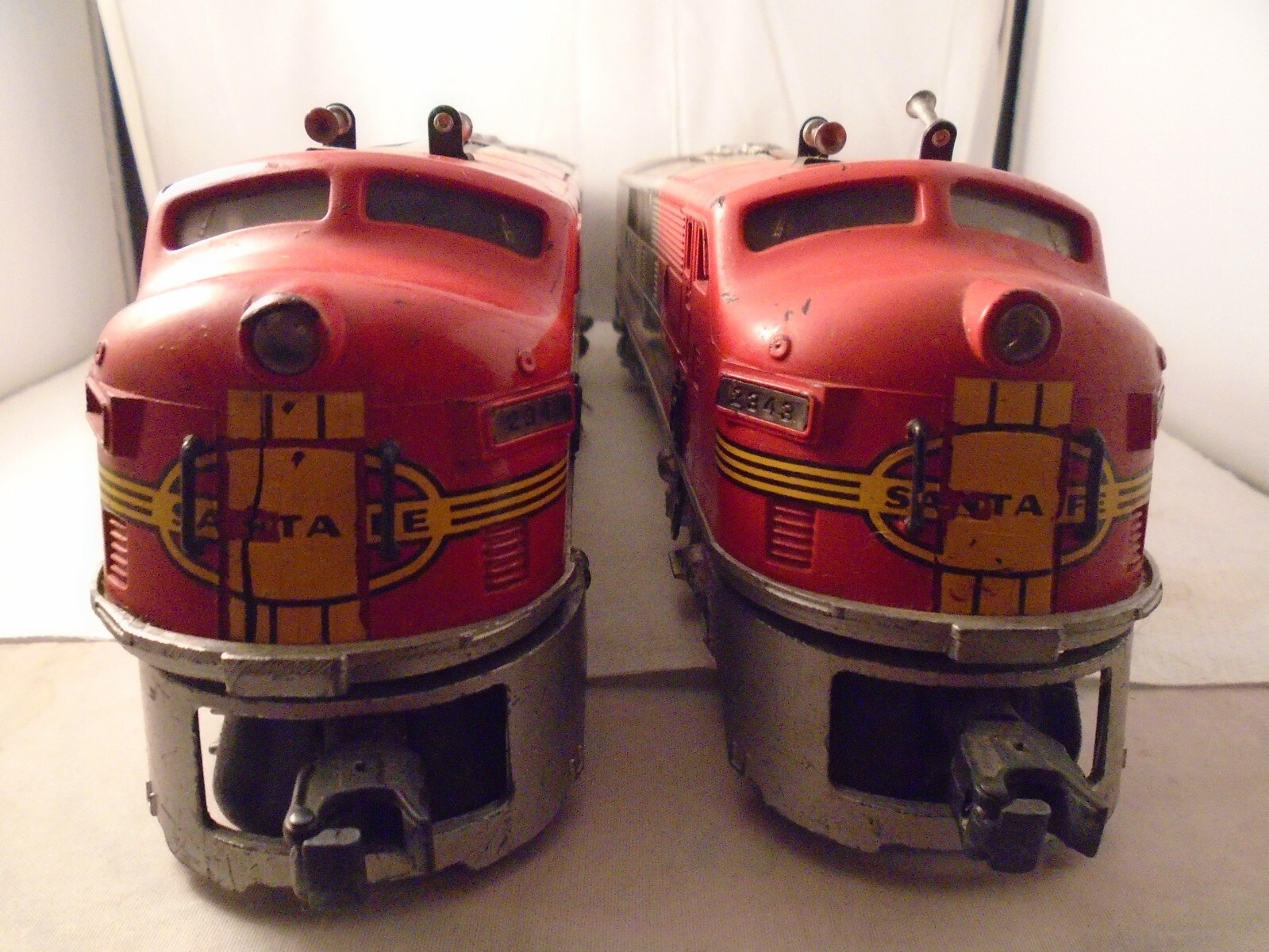 Vintage Lionel Santa Fe 2333-20 Diesel Locomotive trains (2pk bundle ...