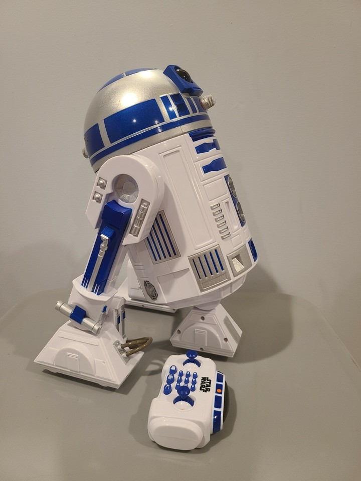Thinkway Toys Star Wars R2D2 Interactive Robotic Droid Toys R Us | eBay