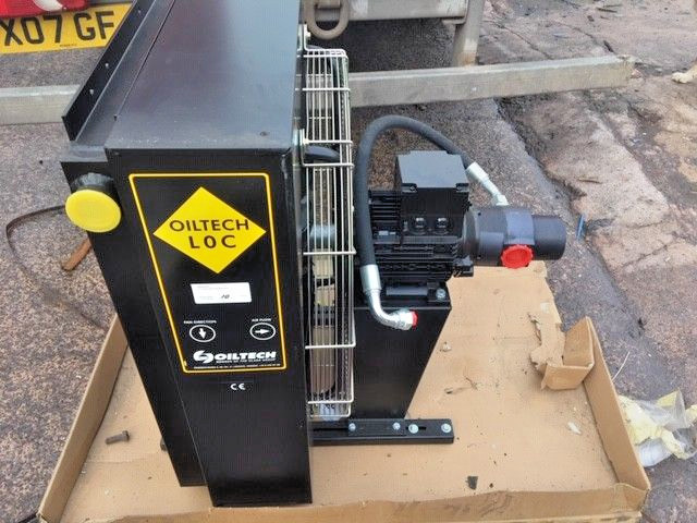 Oiltech Oil Coolers 3~ Motor 7AA100L04 IP55 IM B34 FT100 UD 1001/ ...