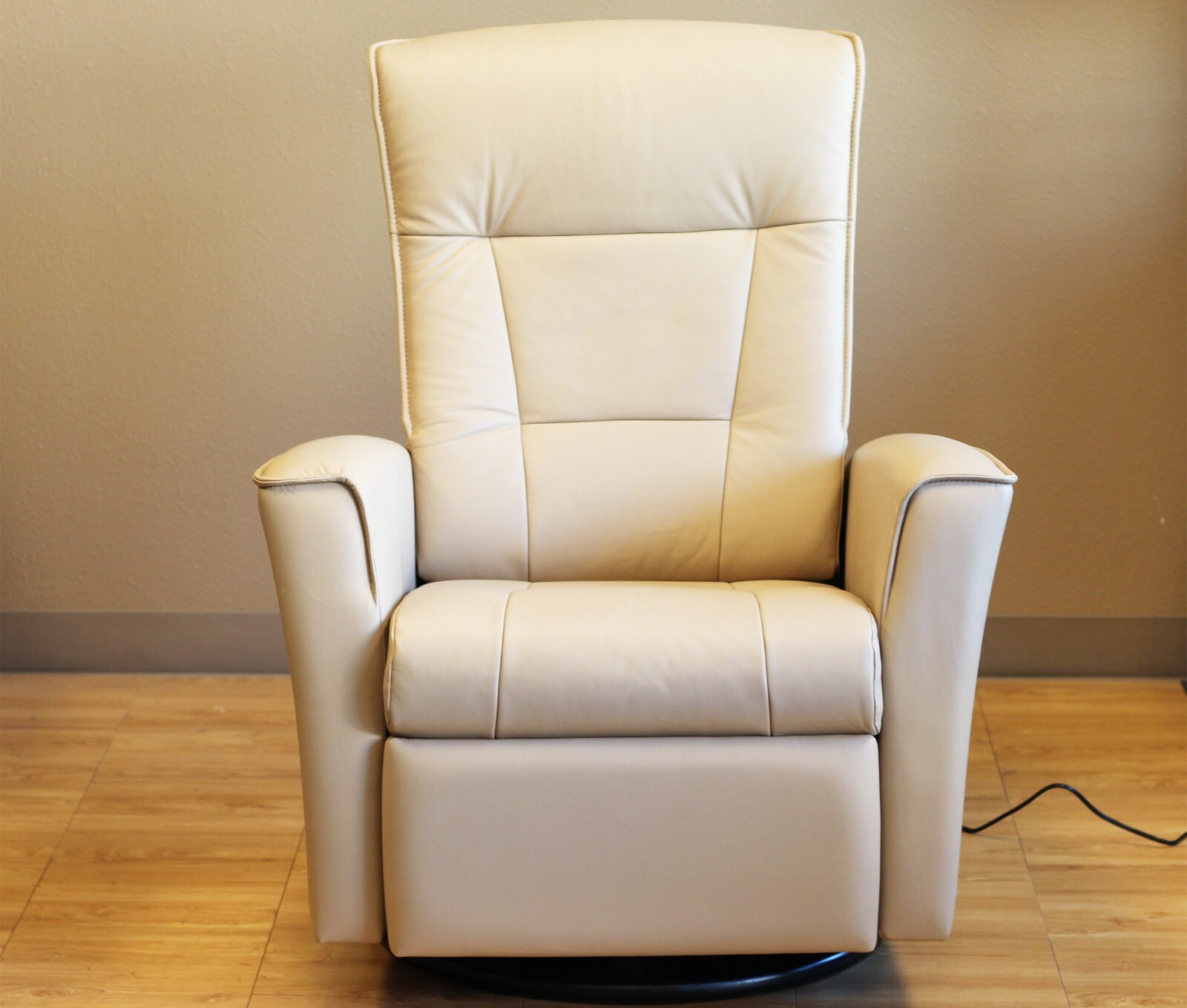 Fjords Ulstein Swing Relaxer Large Swivel Power Recliner Chair Sandel ...