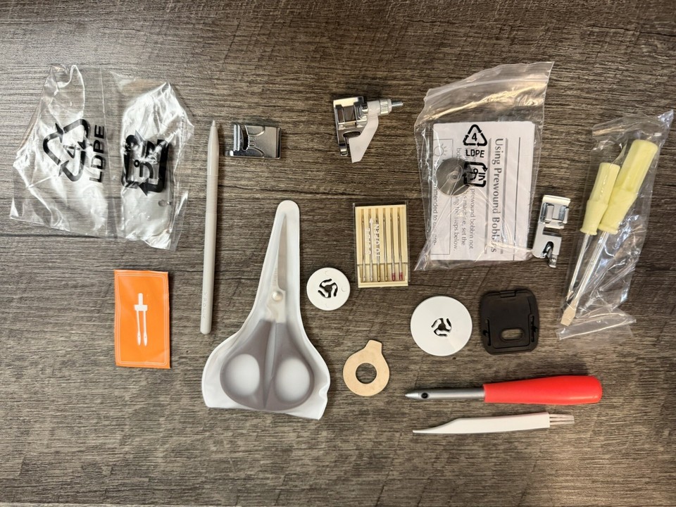 Baby Lock Ellageo ESG2 Computer Sewing Machine; Embroidery Arm; Pedal ...