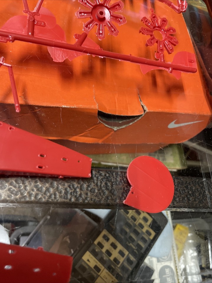 REVELL WW1 ACES 1/28 FOKKER DR1 TRIPLANE #4417 Model Kit 1981 Parts ...