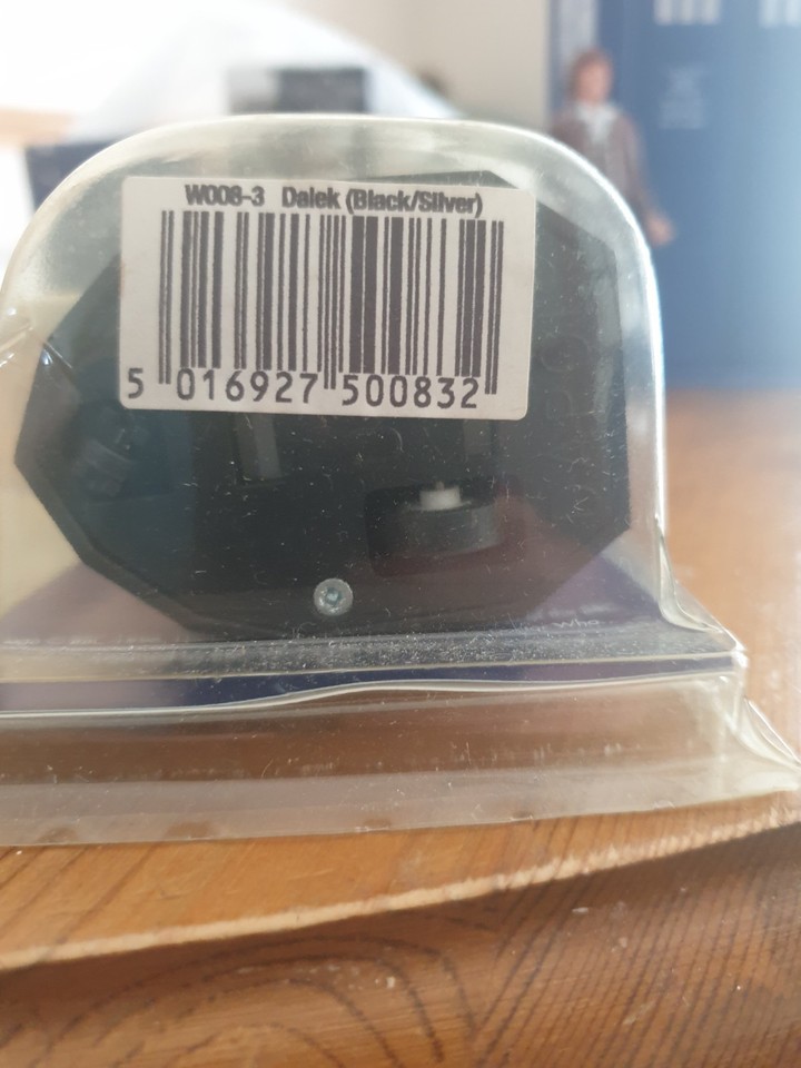 Dapol Dr who figures - Tardis / 2nd / 3rd/4th Doctors and black dalek ...