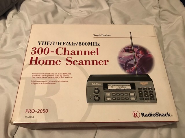 RadioShack Pro-2050 TrunkTracker 300 Channel Police Fire EMS Scanner ...