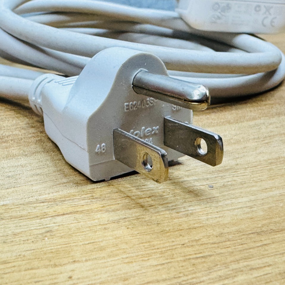 Apple 10W USB Power Adapter A1357 and Volex E62405SP Wall Cord Tested ...