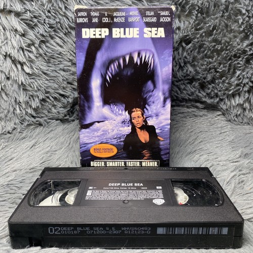 Deep Blue Sea VHS 2000 Video Saffron Burrows Thomas Jane LL Cool J ...