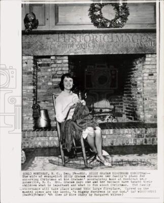 1964 Press Photo Mrs. Billy Graham discuss Christmas plants at Montreat ...