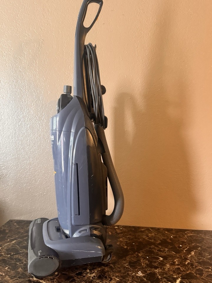 Kenmore Upright Vacuum Progressive Direct Drive InteliClean 116. ...