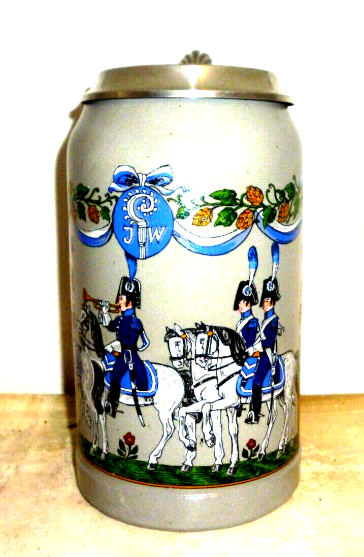 Augustiner Brau Münchner Burgerkavallerie 1810 lidded Masskrug German ...