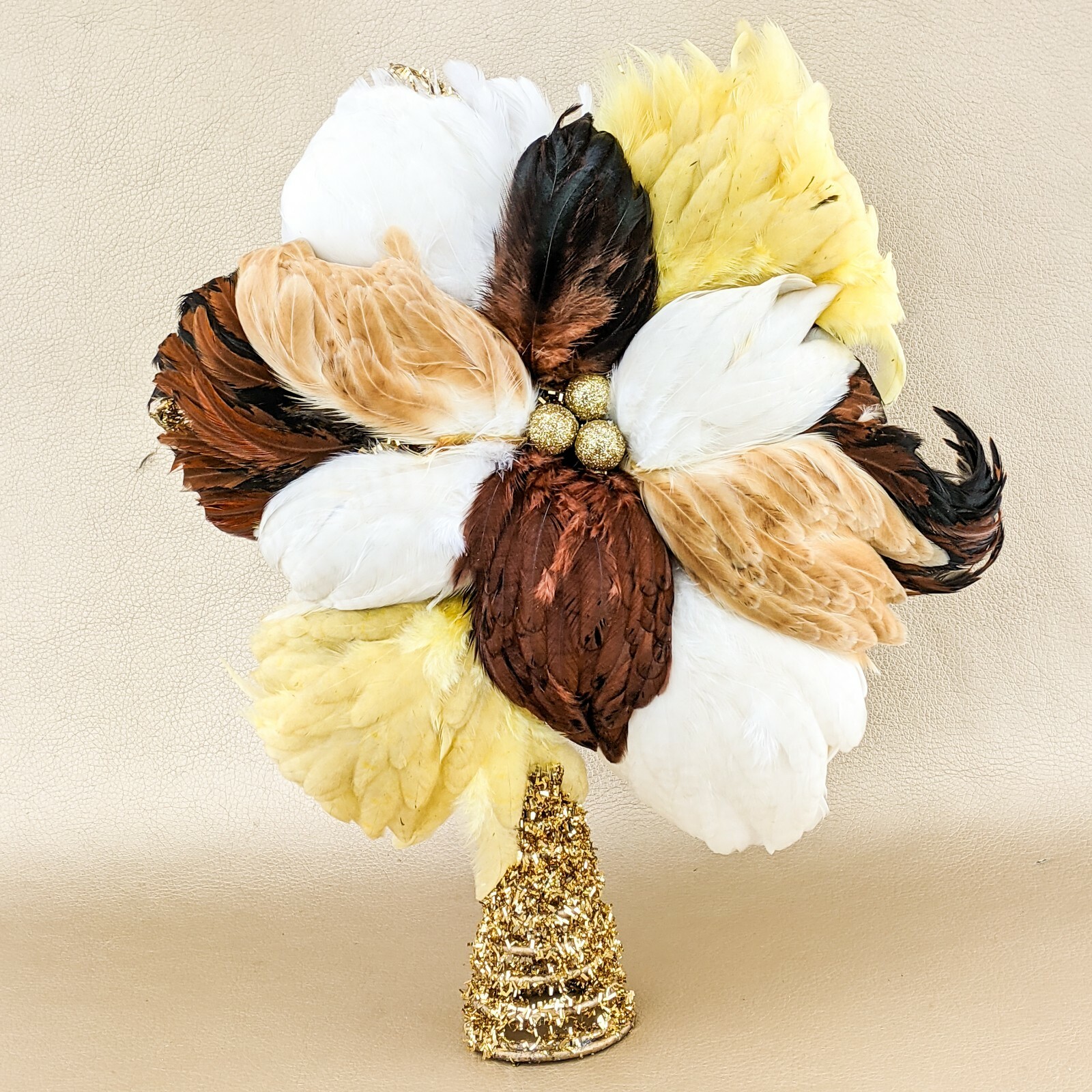 J16 SALE! Taxidermy Chicken Bird Hackles and gold trimmed Christmas ...