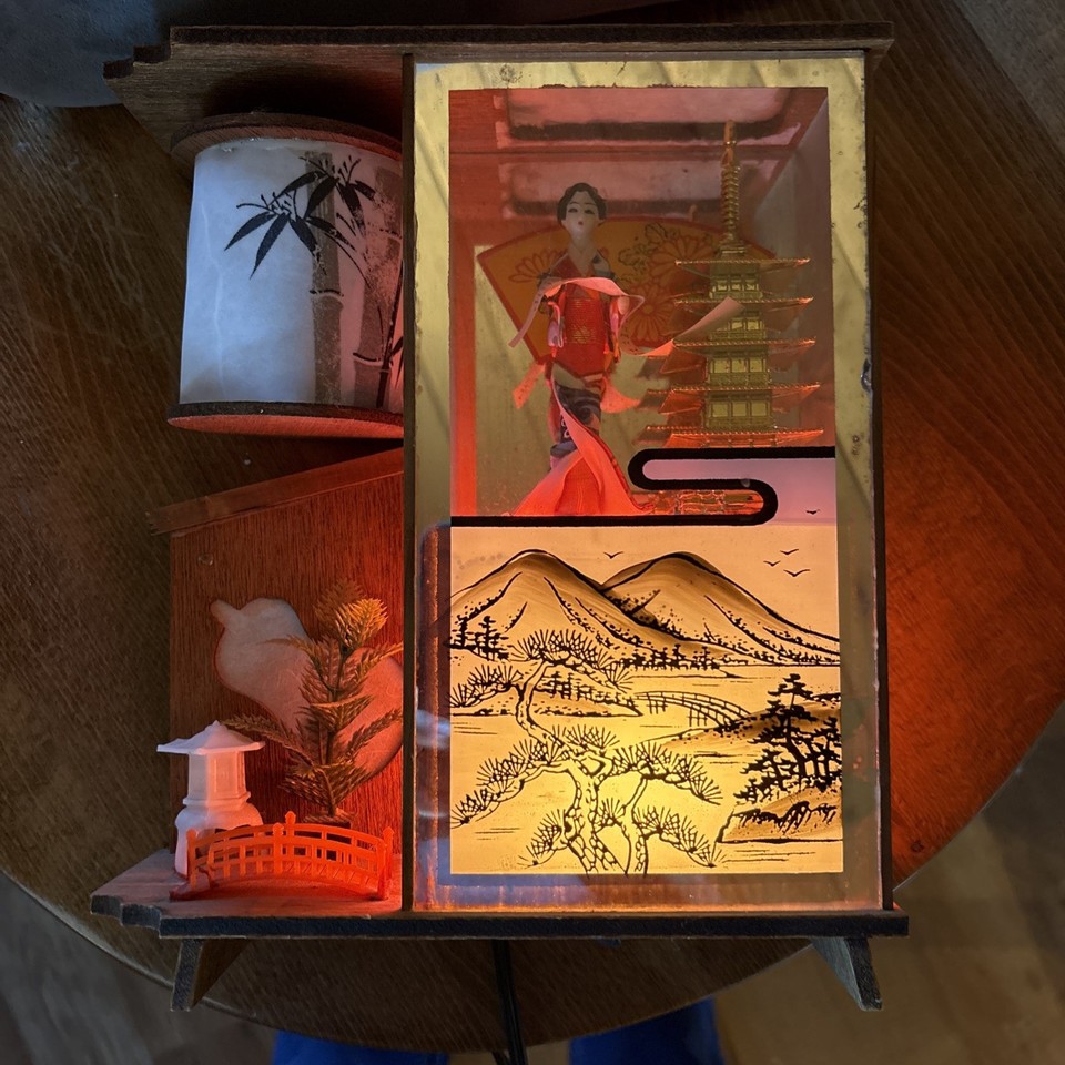 Vtg 10” Japanese Geisha Diorama Table Lamp Night Light Box Mid-Century ...