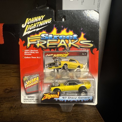 STREET FREAKS ZINGERS YELLOW 1967 CHEVY CAMARO Johnny Lightning 1:64 ...