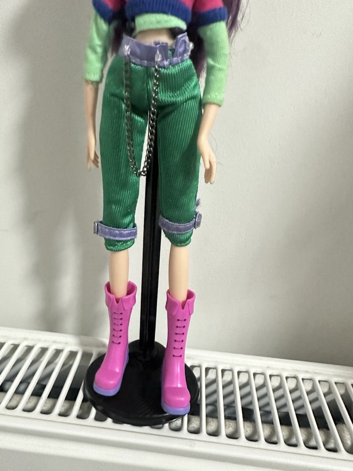 RARE! 2005 WINX CLUB Rainbow Doll Roxy S4 Basic City | eBay