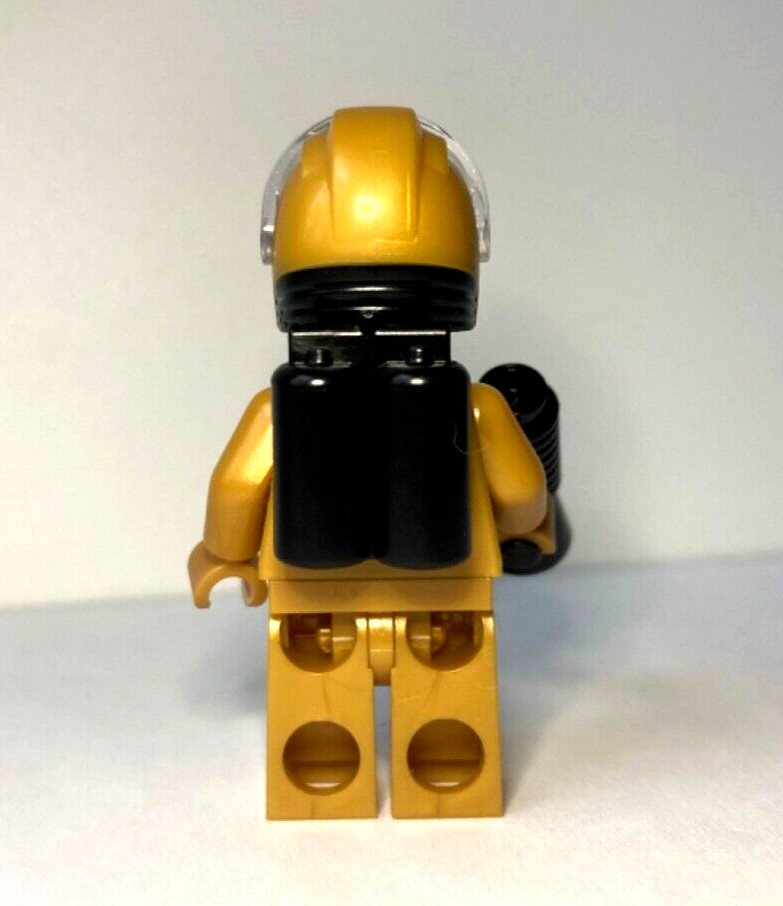 LEGO Classic Gold Spaceman (PRINTED NO STICKER!) Helmet & Oxygen Tank ...