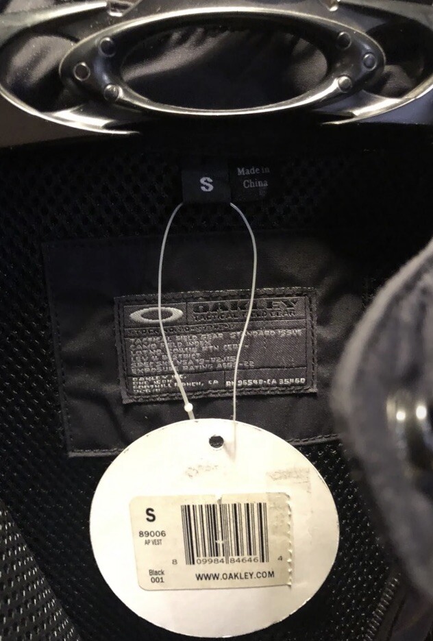 OAKLEY AP VEST BRAND NEW !! SUPER RARE !! | eBay