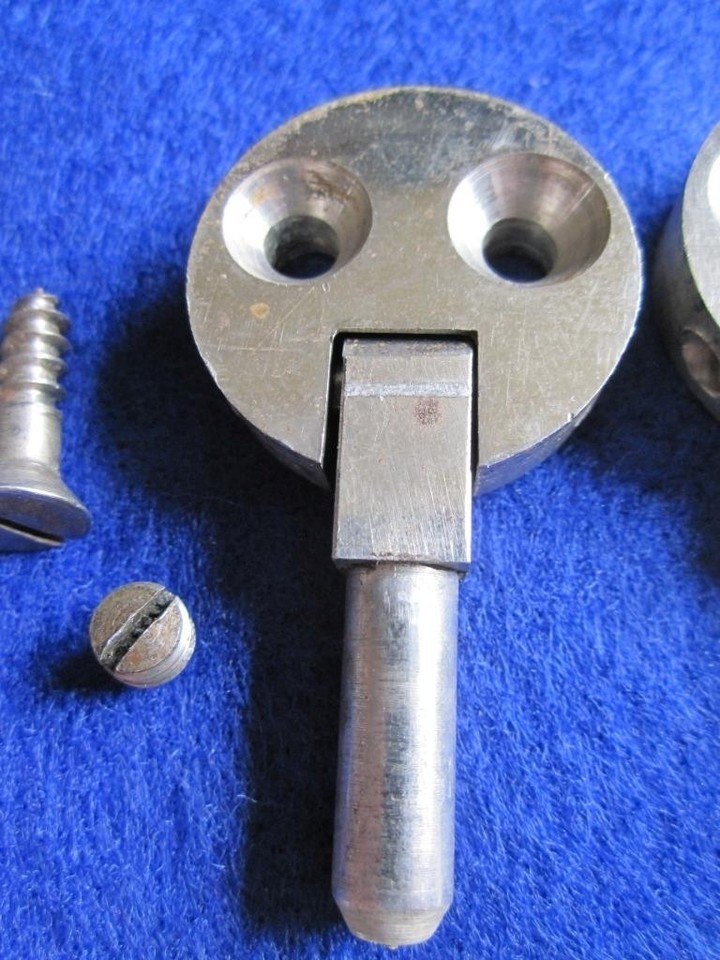 SINGER SEWING MACHINE TO CABINET TO MACHINE HINGES & SCREWS 1897 VERY ...