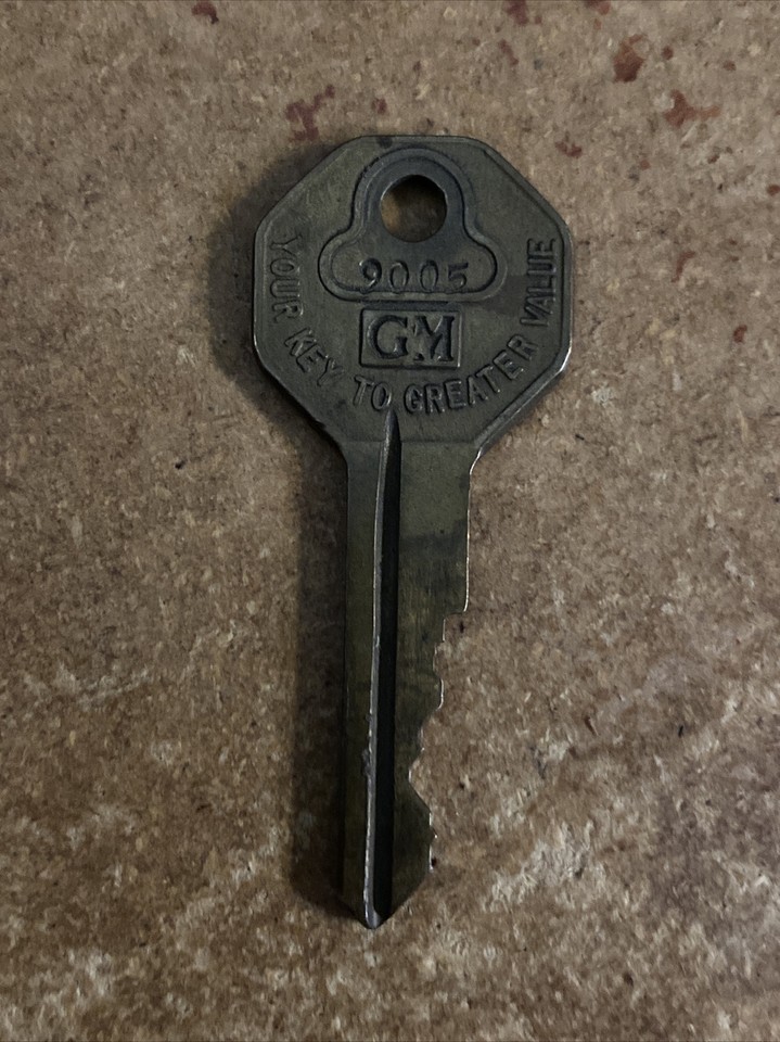 Vintage Briggs And Stratton GM Key Knock Out Milwaukee Wis. | eBay
