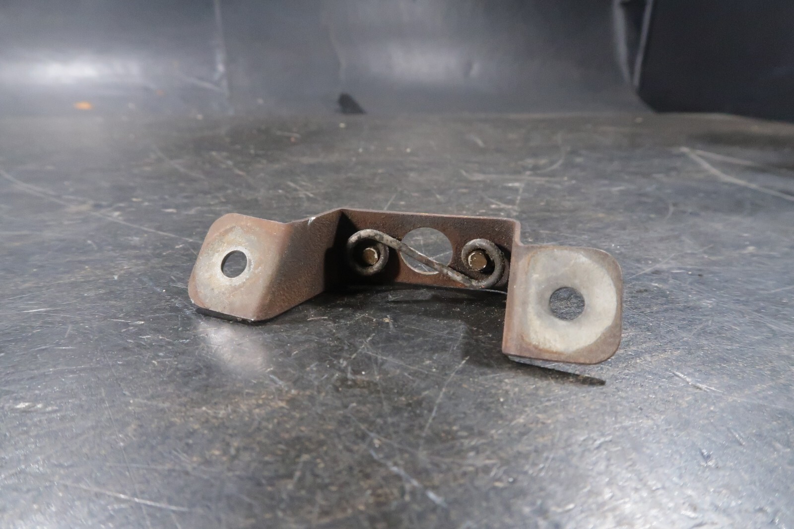 Beechcraft 35 Bonanza BE35 Center Cowling Fastener Bracket 35-910238-6 ...