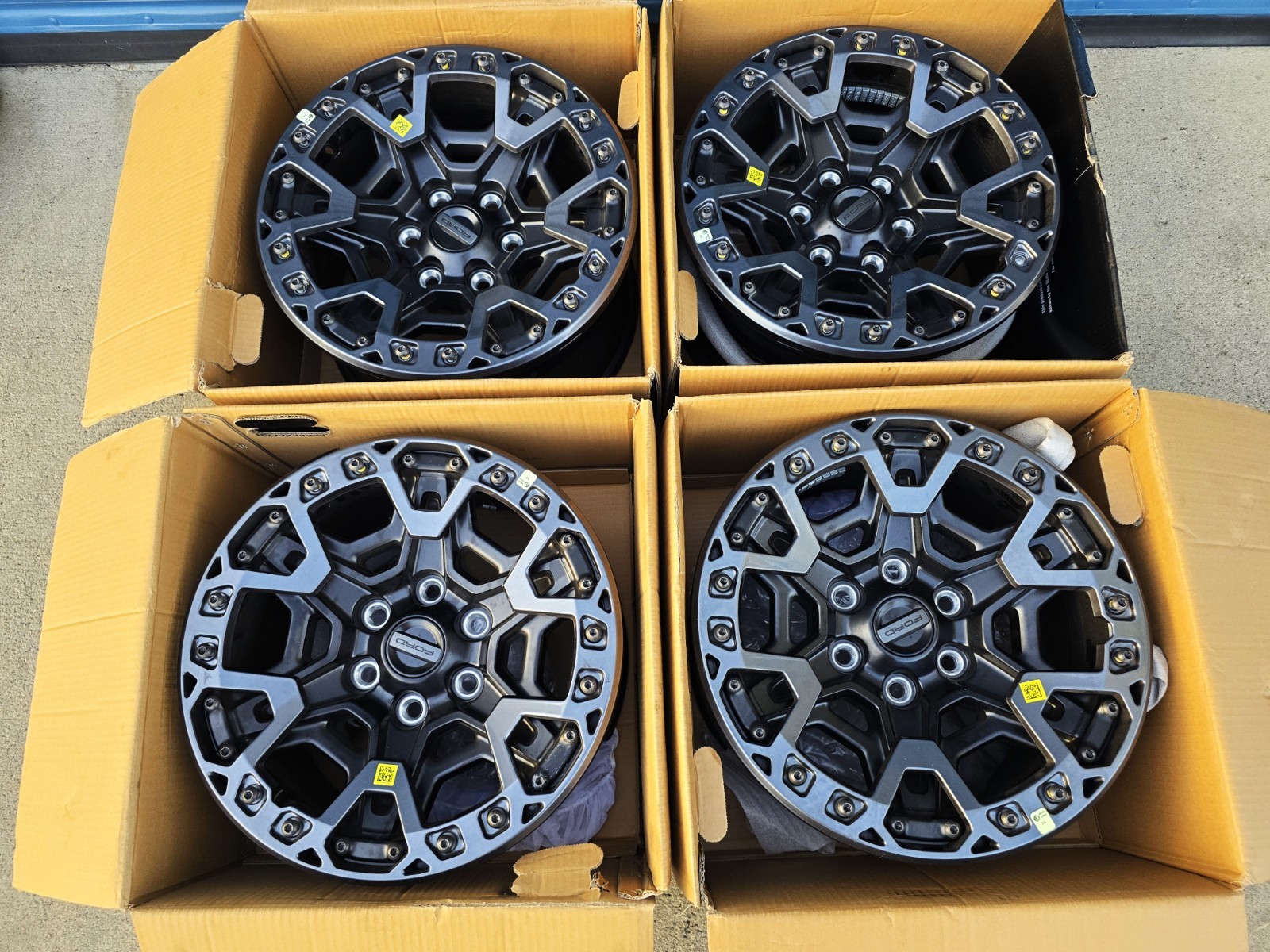 NEW 2025 17" Ford Raptor R 37 beadlock OEM factory wheels f150 2023 ...