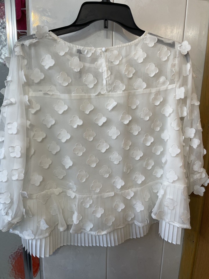 Women’s White top with appliqué design and pleated bottom, Size L | eBay