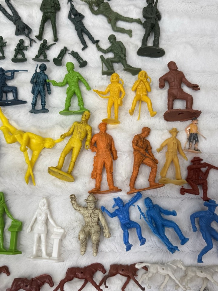 Vintage Cowboys Indians Horses Toy Soldiers Plastic Figures Lot 90+ | eBay