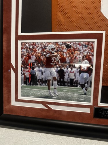 FRAMED TEXAS LONGHORNS QUINN EWERS AUTOGRAPH SIGNED JERSEY BECKETT HOLO ...