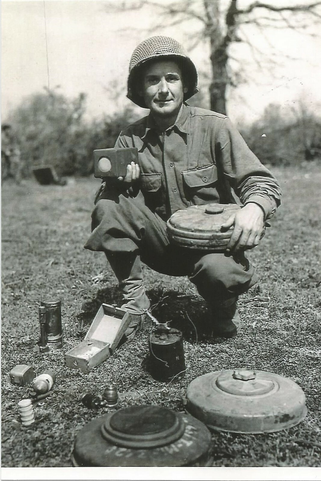Usa WW II Photo -- Gi`s Showing Land Mines | eBay