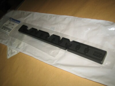 DODGE RAM EMBLEM LARAMIE 68483234AA | eBay.de