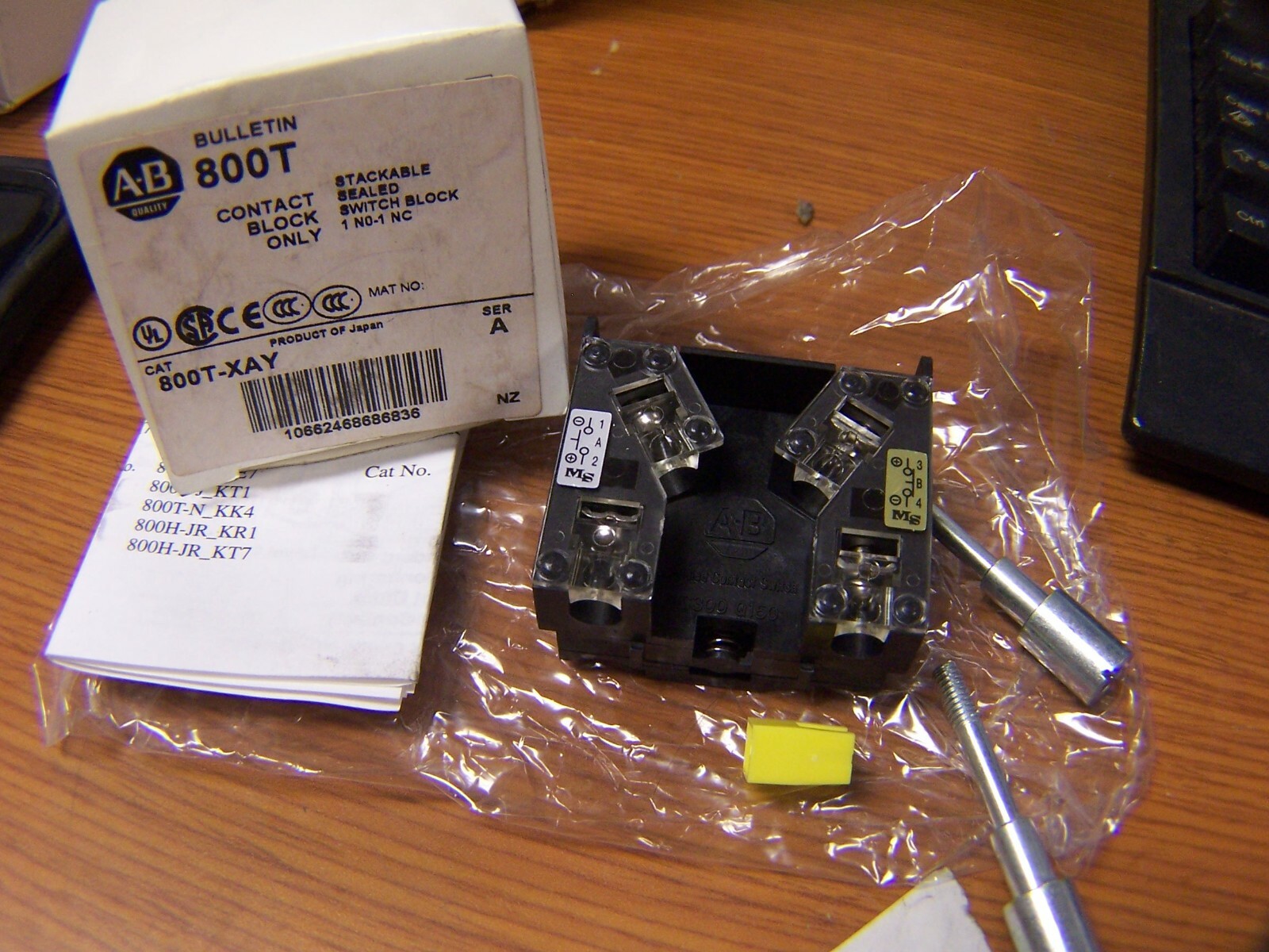 NEW ALLEN BRADLEY 800T-XAY STACKABLE SEALED CONTACT BLOCK 1 NO 1 NC | eBay