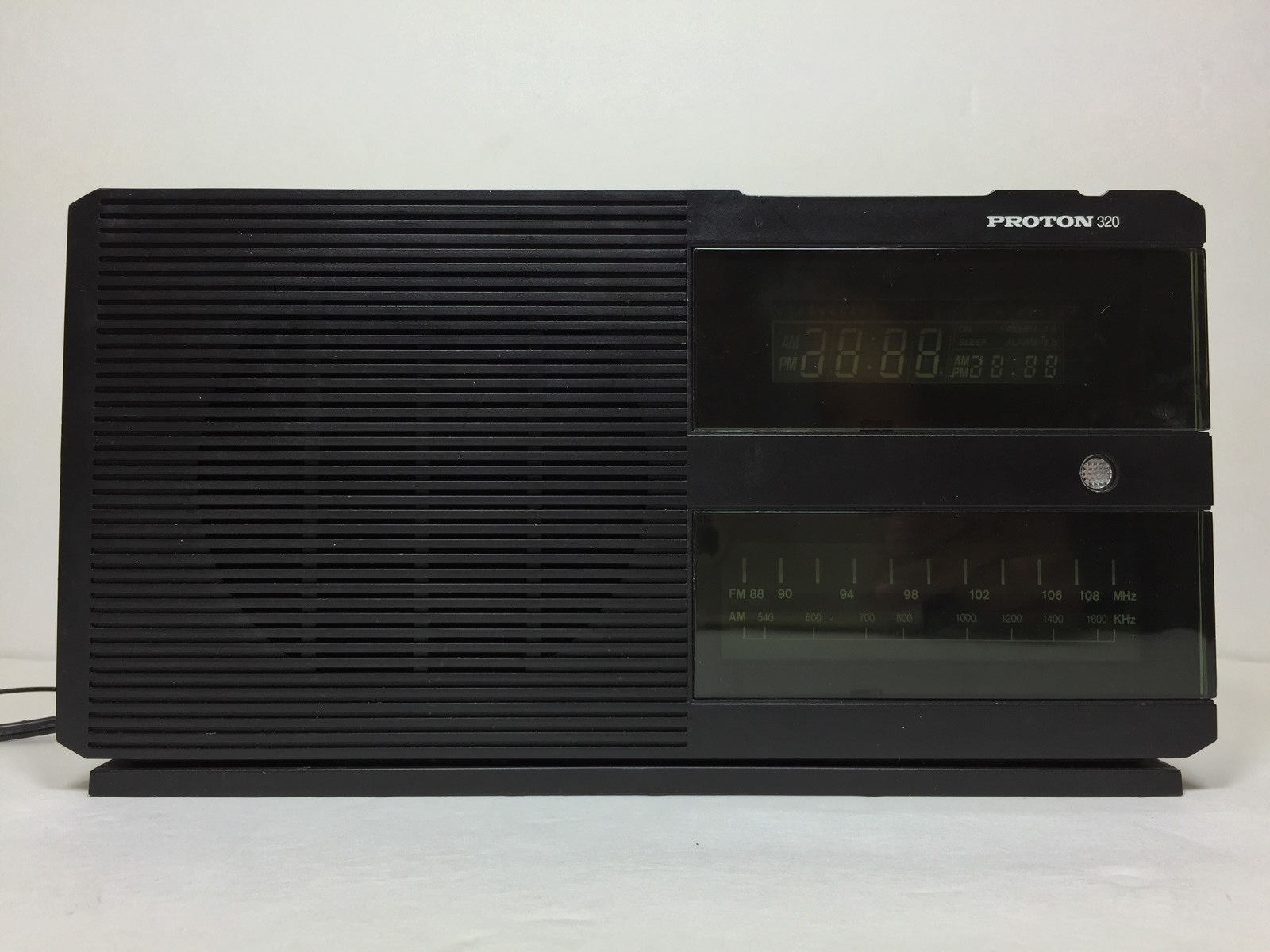 Proton 320 Dual Alarm AM/FM Digital Clock Radio Date Display Black FOR ...