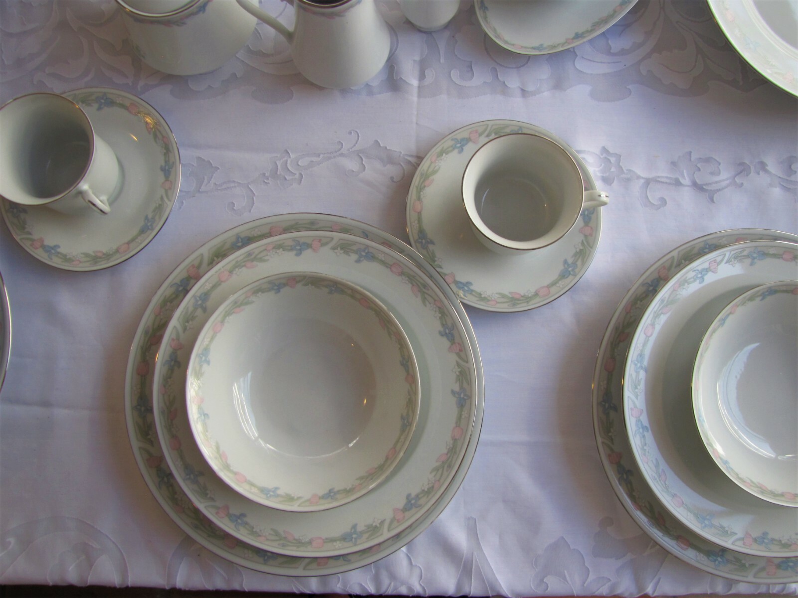 CENTER STAGE Illusions By Excel Service for 8 DINNERWARE SET free ship ...