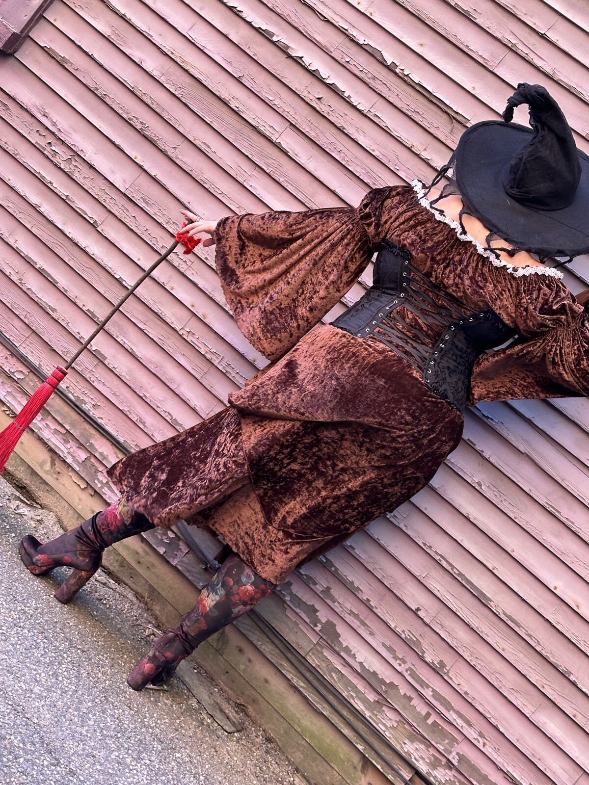 Brown velvet Renaissance dress-boss Wench-cosplay-medieval-witch ...