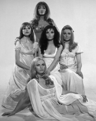 Vampire Lovers 1970 Ingrid Pitt Madeline Smith Hammer Horror Girls 8x10 ...