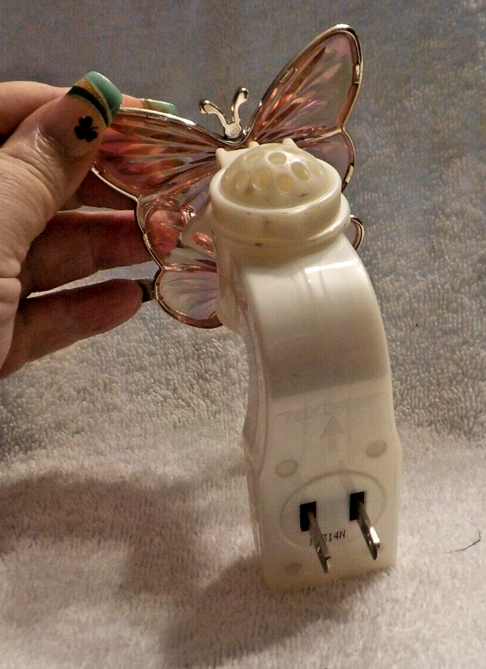 Bath & Body Wallflowers Home fragrance Diffuser Plug in pink opal ...