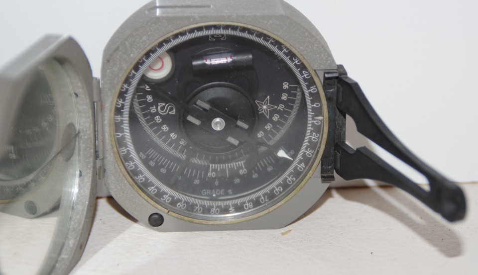 D W BRUNTONS POCKET TRANSIT / LEATHER CASE THE BRUNTON COMPANY SER ...