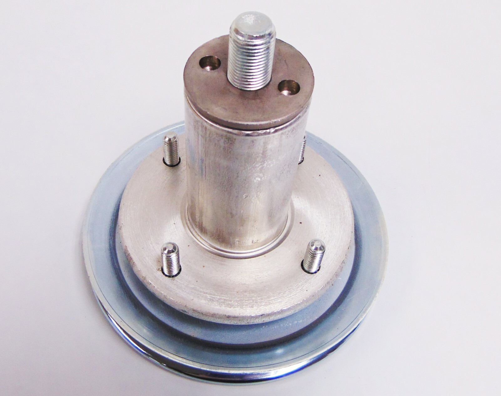 OEM Gravely Lawn Mower Deck Spindle 51530700 r/b 51537300 READ LISTING ...