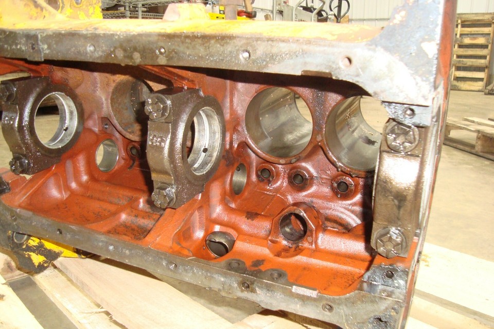 International IH 2504 Gas Tractor Engine Block 375597R1 C153 | eBay