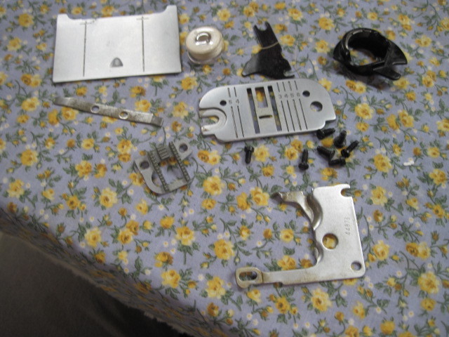 Singer 7106 Sewing Machine Parts Needle Plate Bobbin Cover Feeddog Case ...