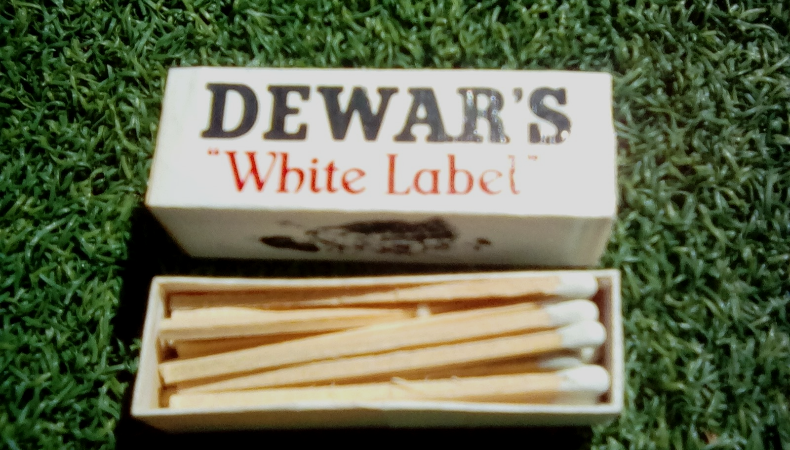 1970'S DEWAR’S WHITE LABEL SCOTCH FULL MATCHBOX - WOOD STICKS WITH ...