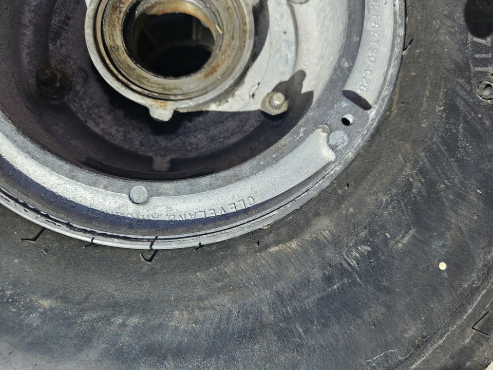 Cleveland Aircraft Wheels With Air Hawk Tires ,brake disc,bearing and ...