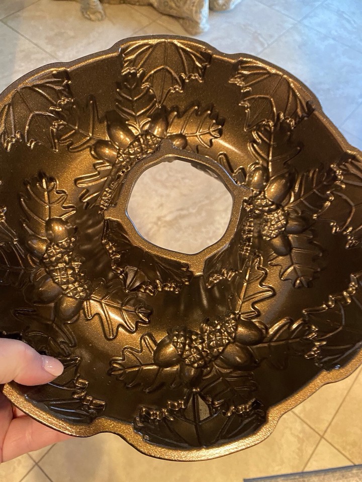 Nordic Ware Autumn Wreath Acorns Fall Harvest Bundt Cake Pan Bronze 10 ...