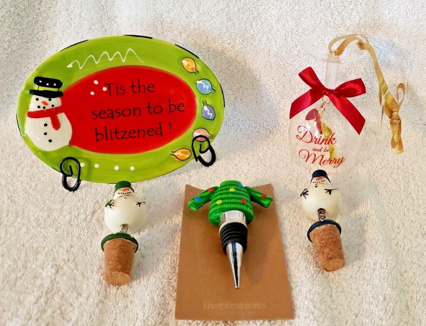 3 Christmas Wine Stoppers, 1 Plaque and 1 Wine Glass Ornament (Set 5 ...