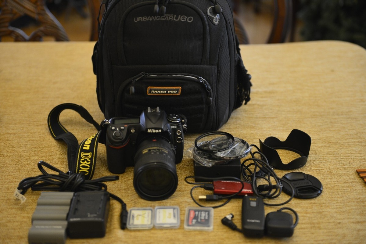 Nikon D D300 + nikon af-s dx 18-200mm vr + backpack Nikon D D300 + nikon af-s dx 18-200mm vr + backpack