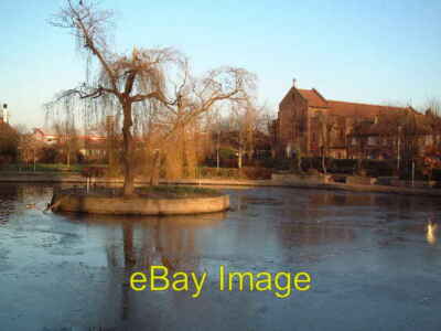 Photo 6x4 Frozen pond, Feltham Green Although the air temperature was 4 ...